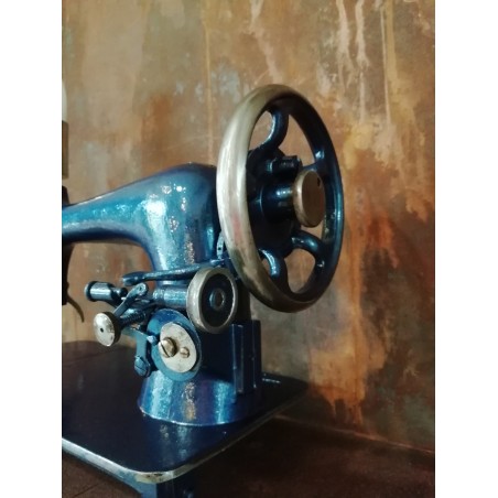 luminaire à partir d'une machine ancienne Singer