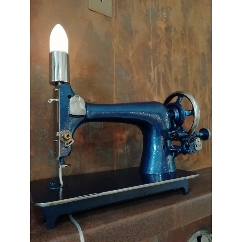 luminaire à partir d'une machine ancienne Singer